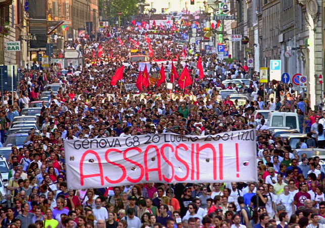 Se cumplen 16 años del asesinato de Carlo Giuliani por parte de la ...