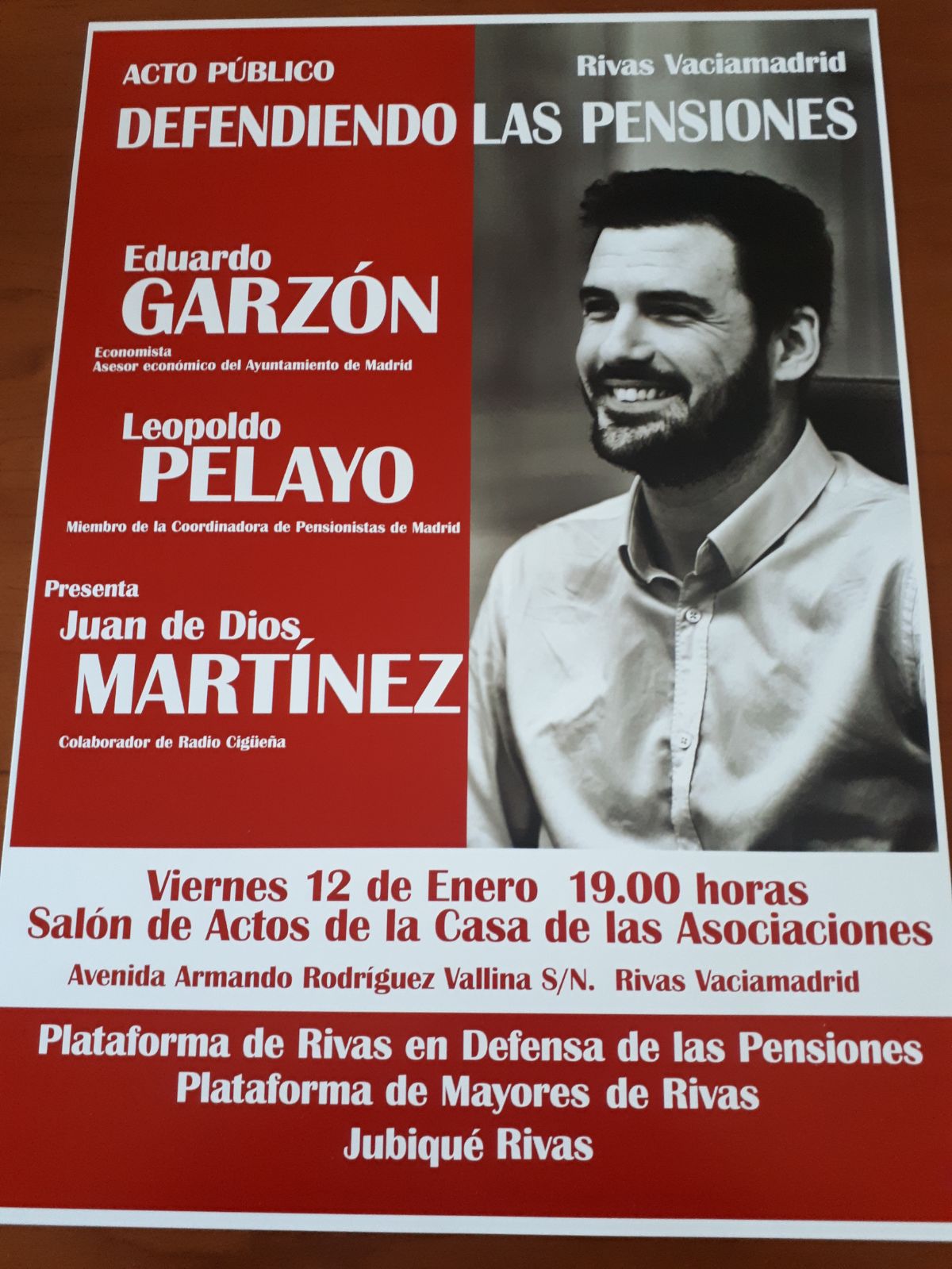 Acto público en defensa de las pensiones con Eduardo Garzón y Leopoldo ...