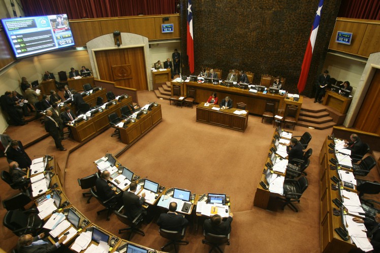 Proyecto para nueva constitución a votación en Senado de Chile ...