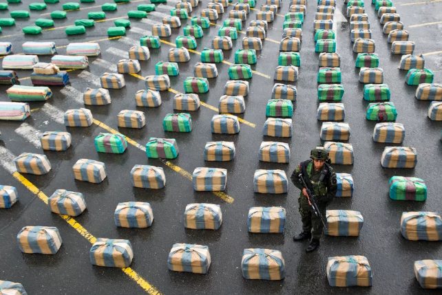 El imperio de las drogas: cómo EEUU se convirtió en un narcoestado ...