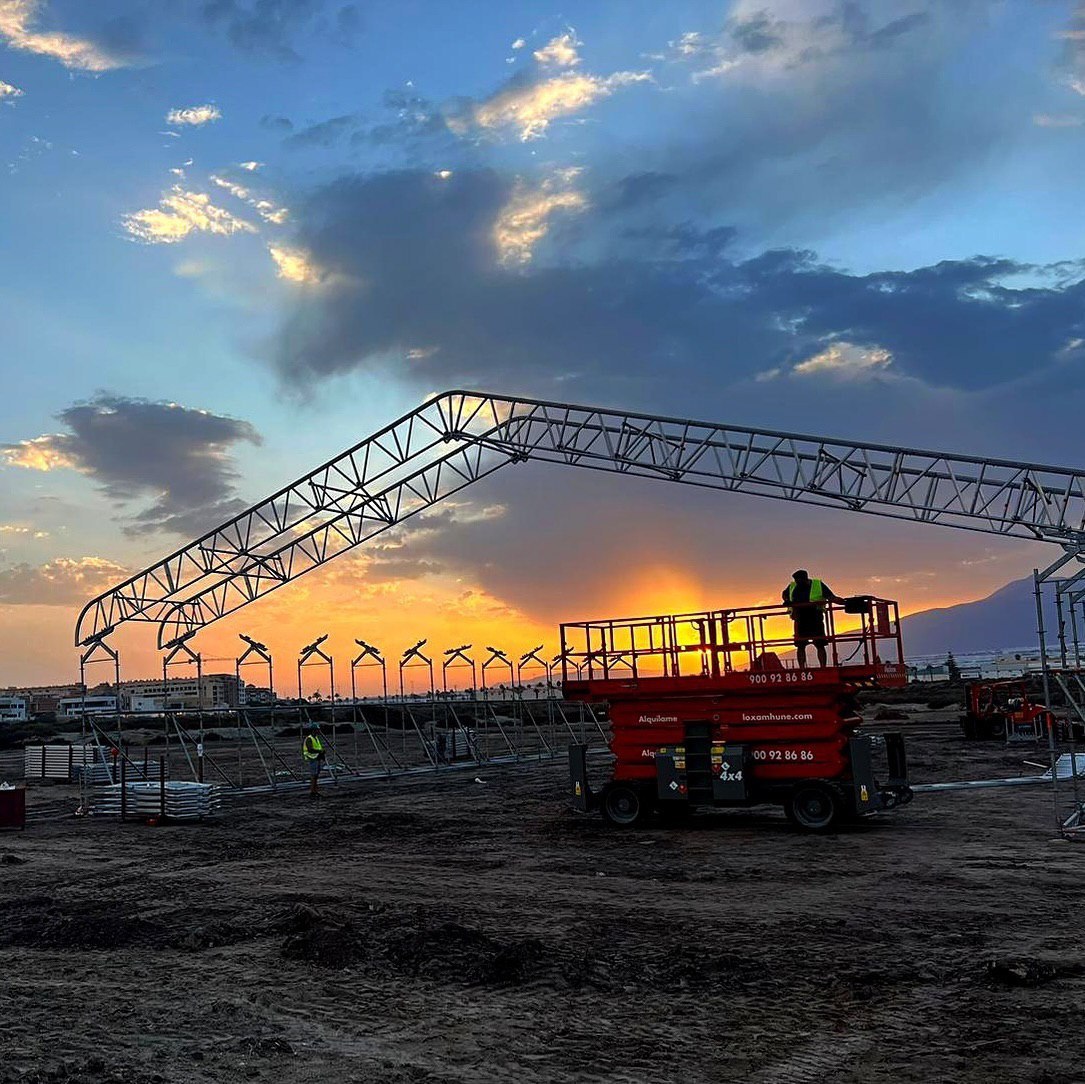 IU denuncia que el montaje del Sunwaves en Roquetas comienza sin que la ...