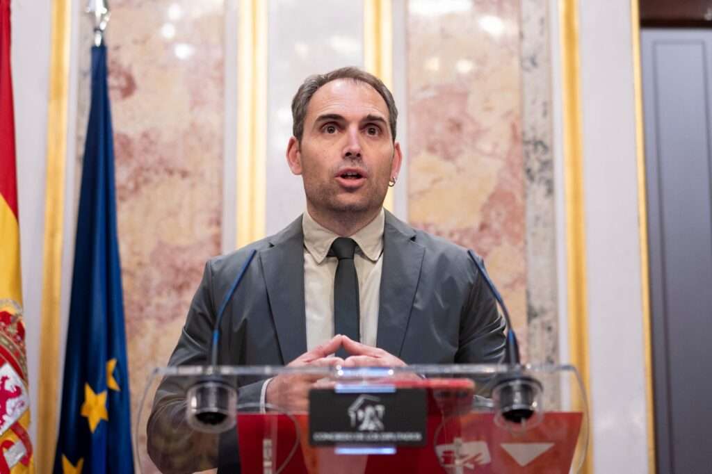 Toni Valero registra en el Congreso una iniciativa de IU para crear un ...
