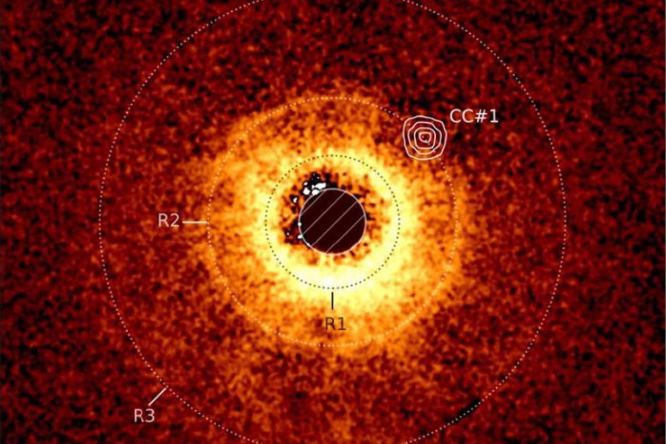 El telescopio James Webb capta por primera vez la imagen de un exoplaneta ligero - Tercera ...